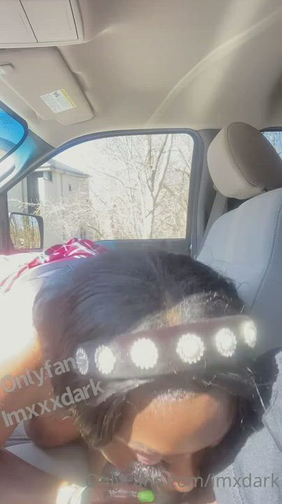 Giving sloppy tip in the whip | Scrolller