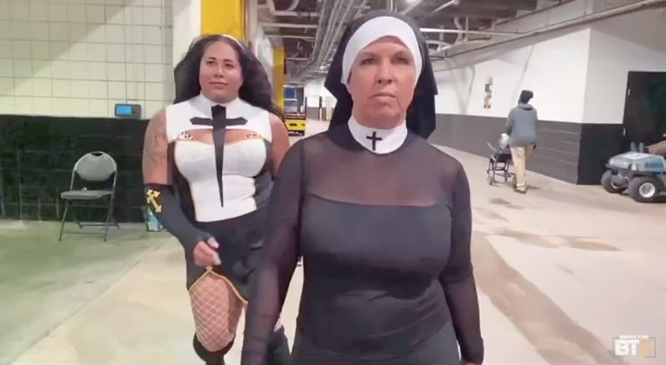 Vickie on her way to cut diamonds | Scrolller