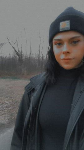 A risky outdoor flash | Scrolller