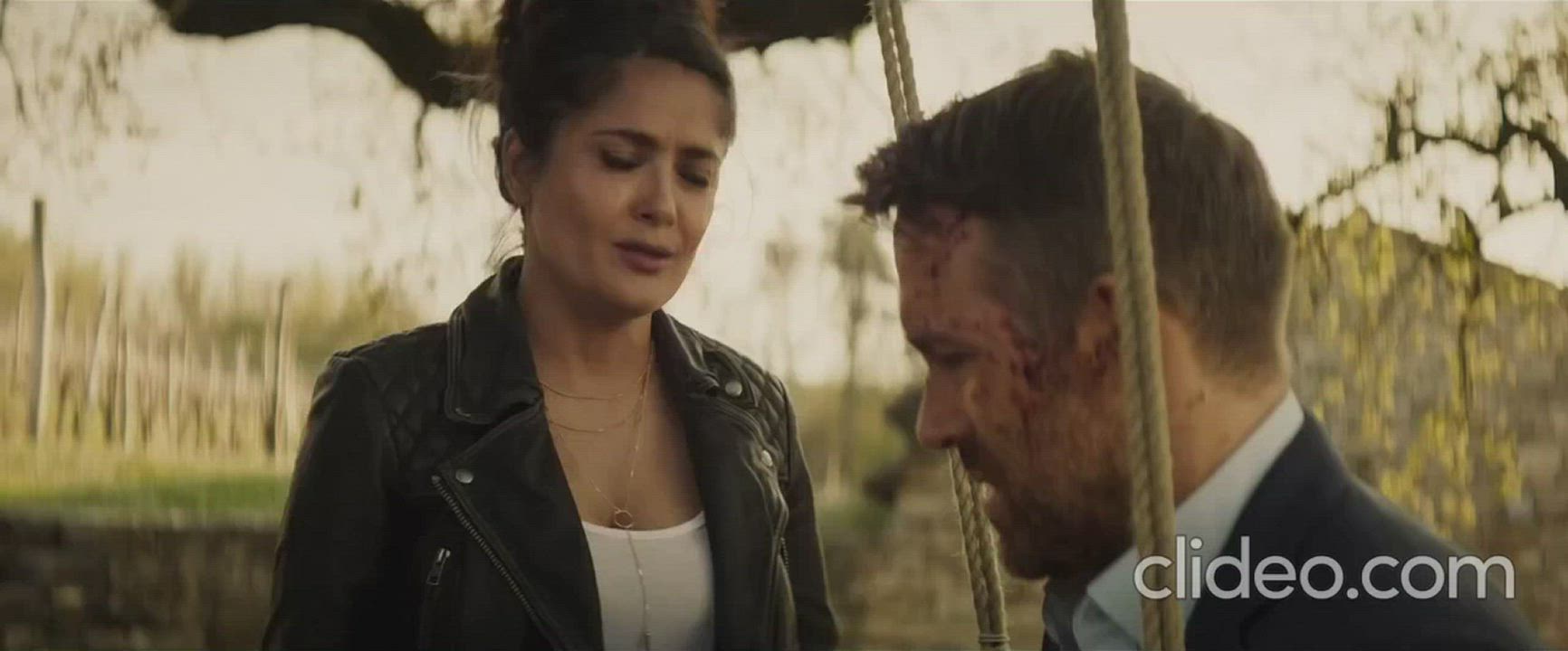 Salma Hayek's plots felt up multiple times in Hitman's Wife's Bodyguard (2021) | Scrolller