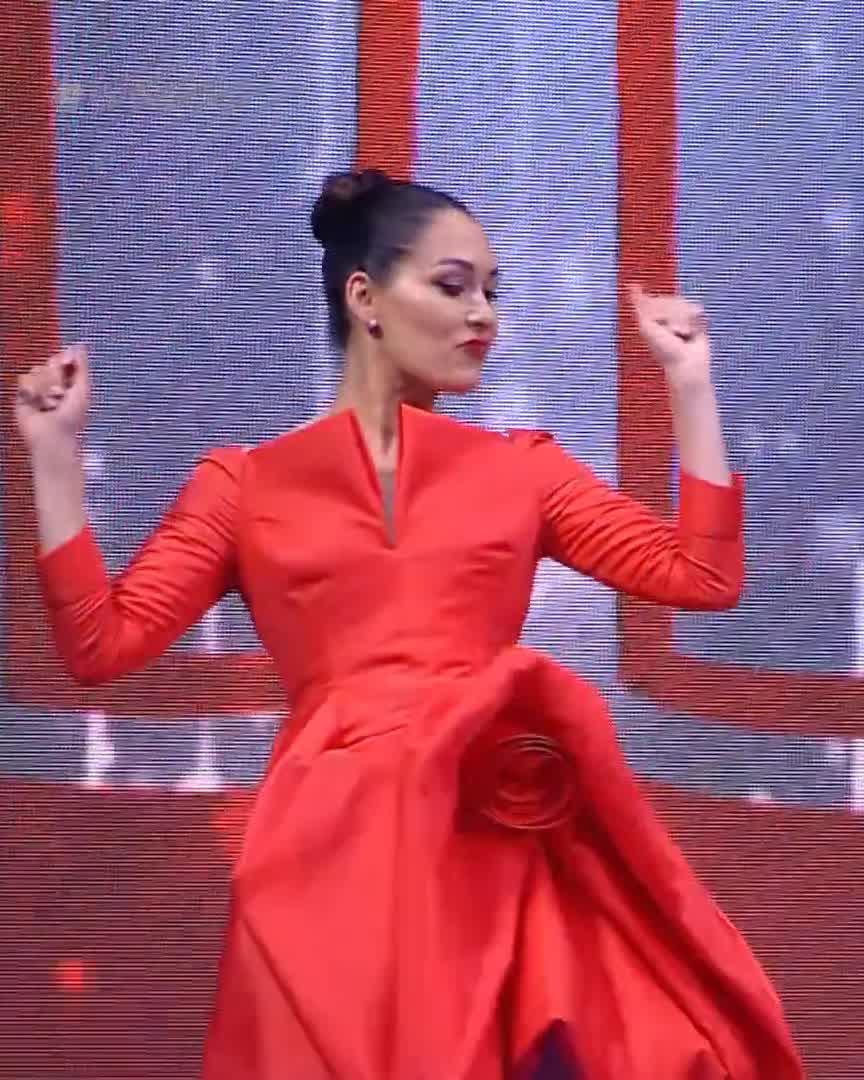 Brie Bella Scrolller