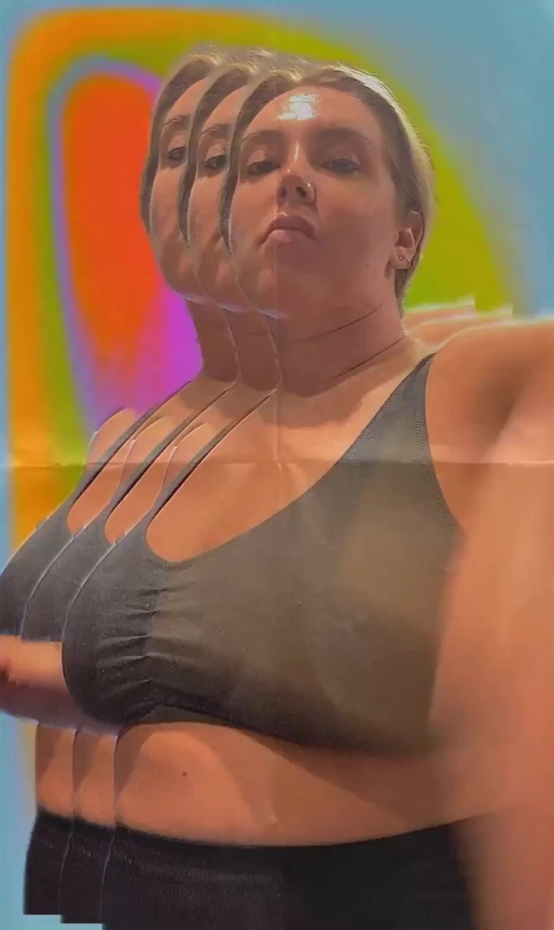 Feeding her face | Scrolller