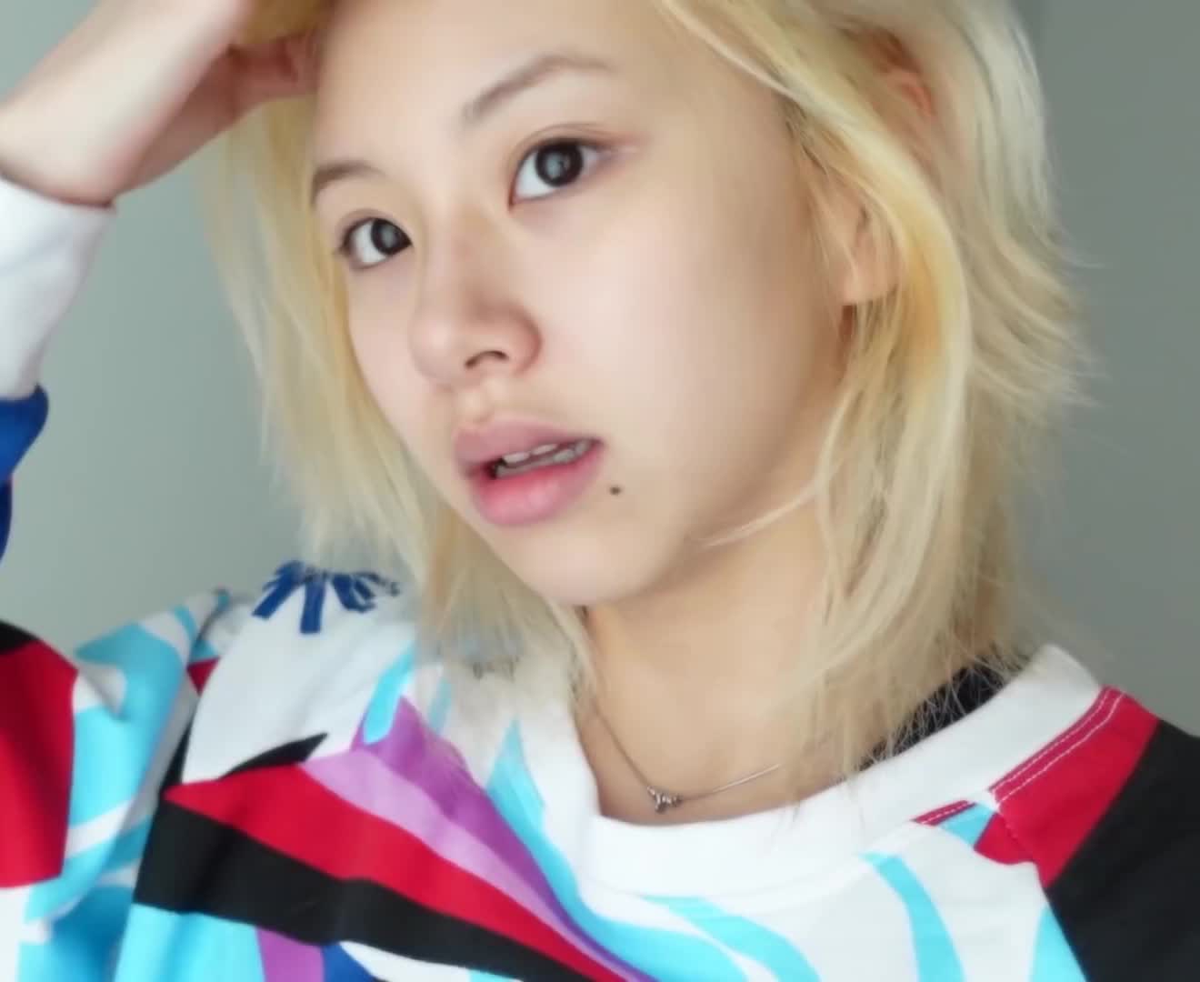 210420 - Stunning Chaeyoung | Scrolller