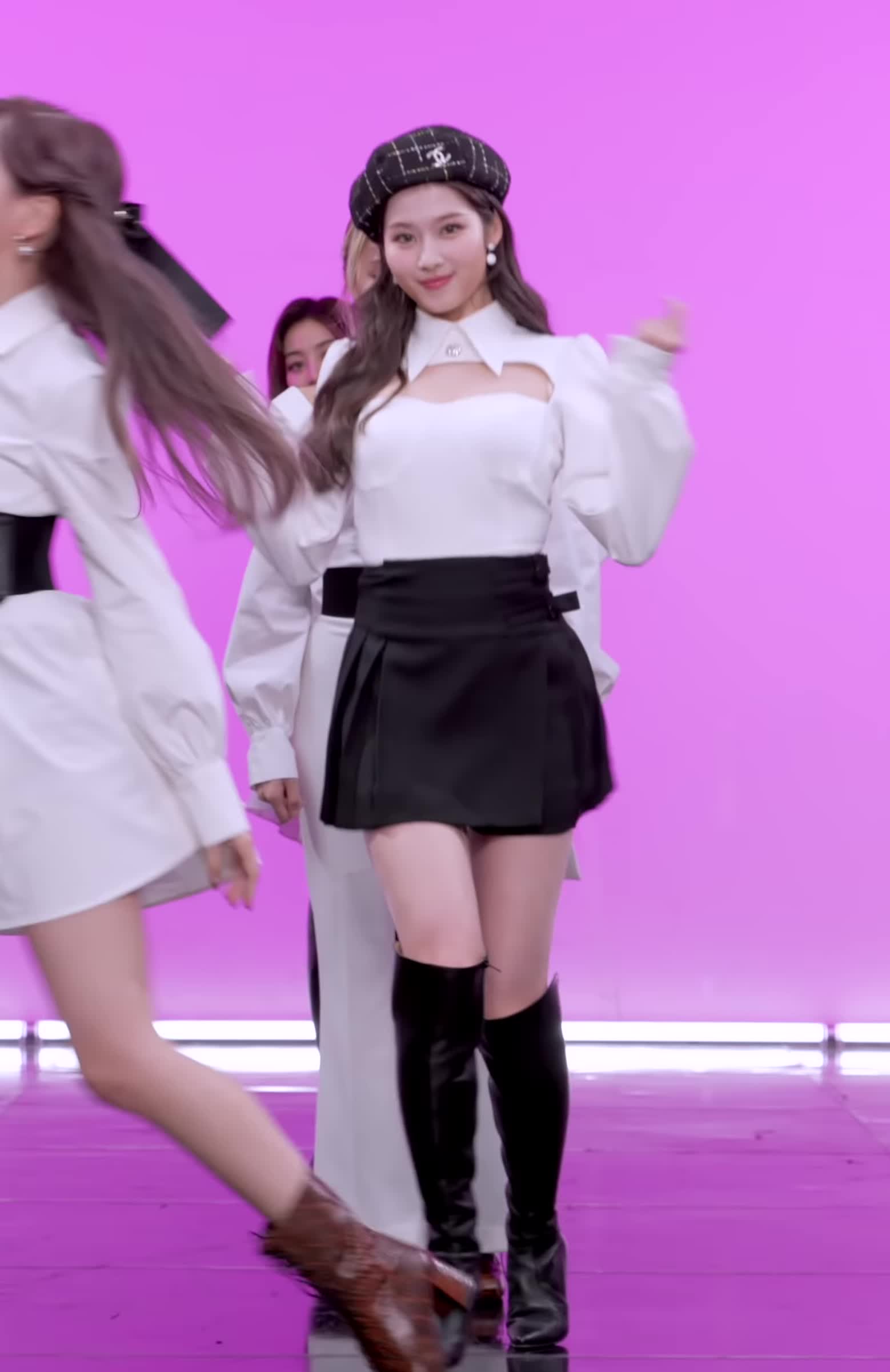 Relay Sana | Scrolller