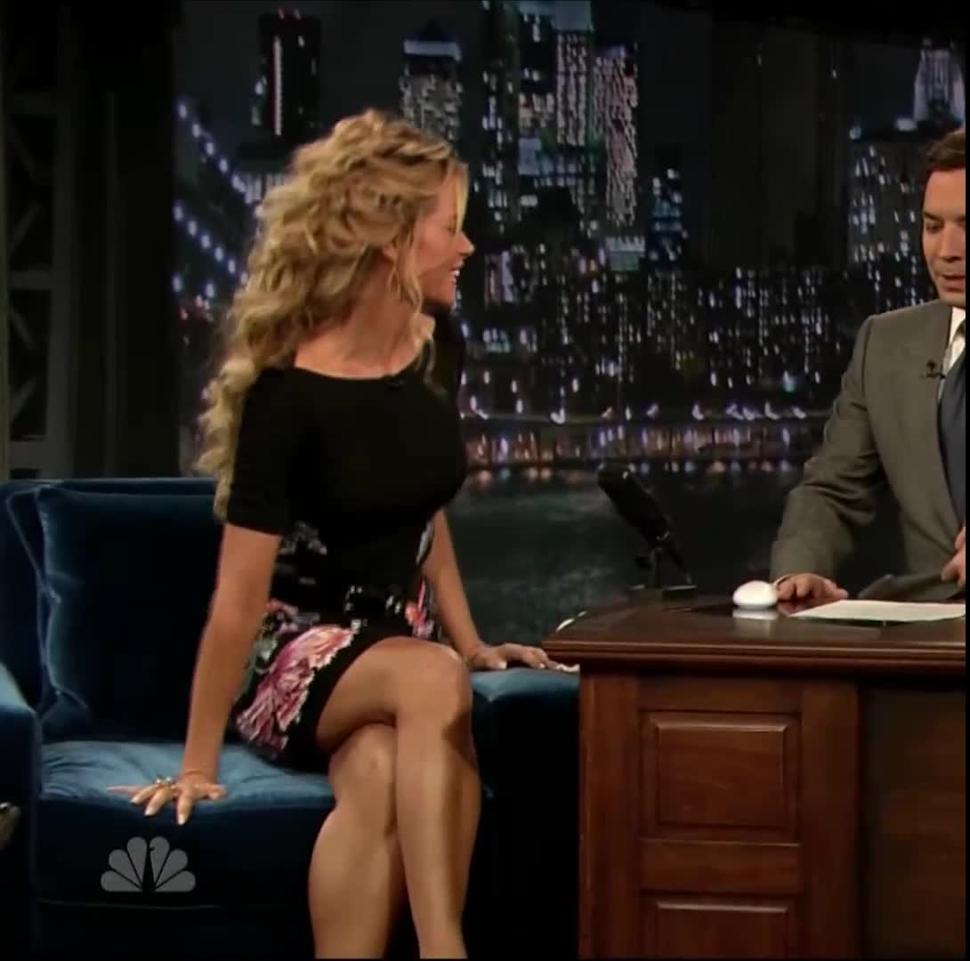 Denise Richards | Scrolller