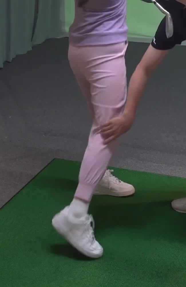 LOONA - Chuu | Scrolller