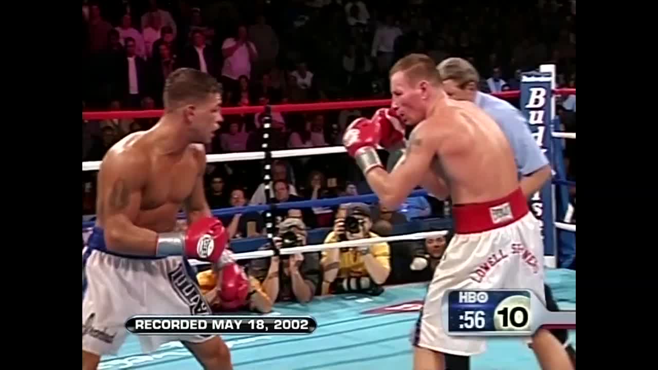 Final moments of the legendary Arturo Gatti vs Micky Ward fight | Scrolller