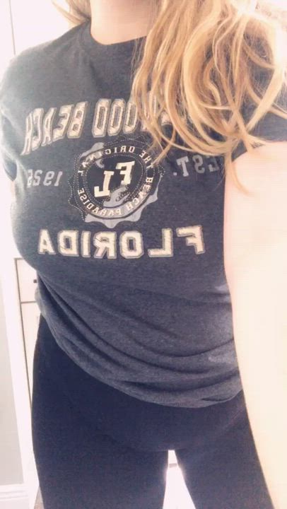 Do you like short girls with big tits? 5’1 38 DD [Drop] [OC] | Scrolller