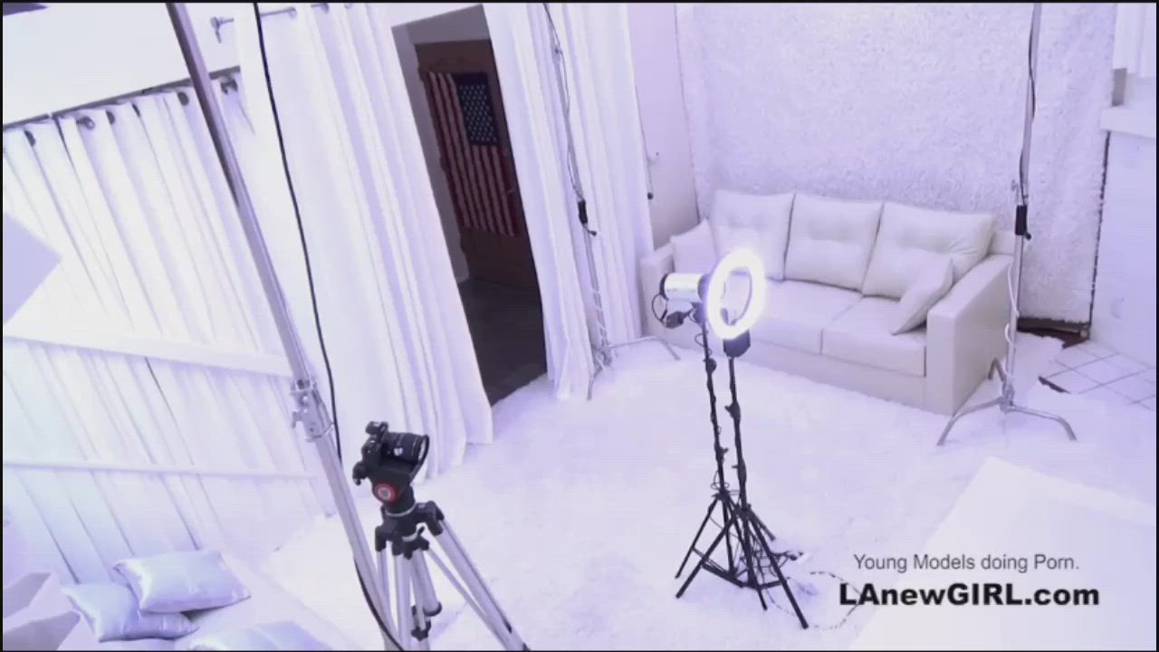 A Modeling Agency Teaches Girls What It Takes To Make It In La Scrolller