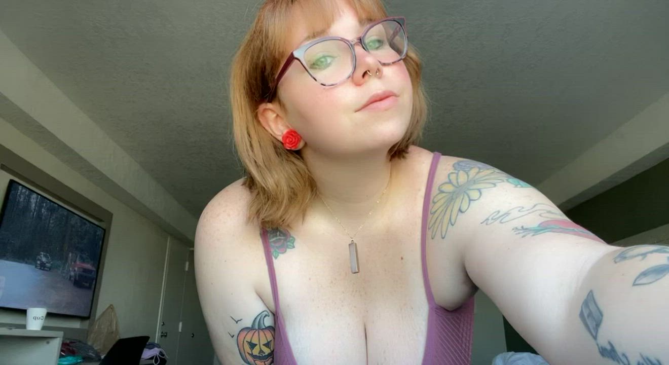 Feeling needy 🖤 | Scrolller