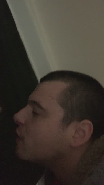 Took a nice load as the glory hole | Scrolller