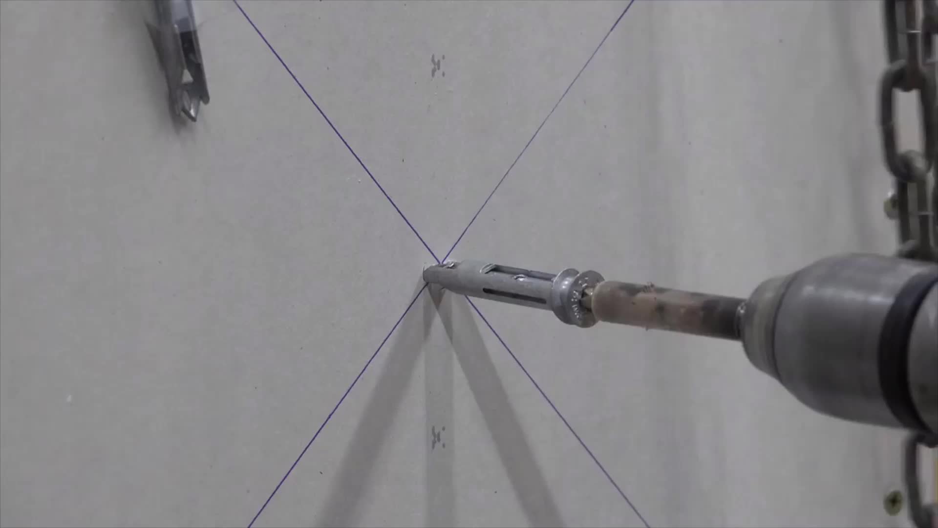 How a Drywall Toggle Anchor works | Scrolller