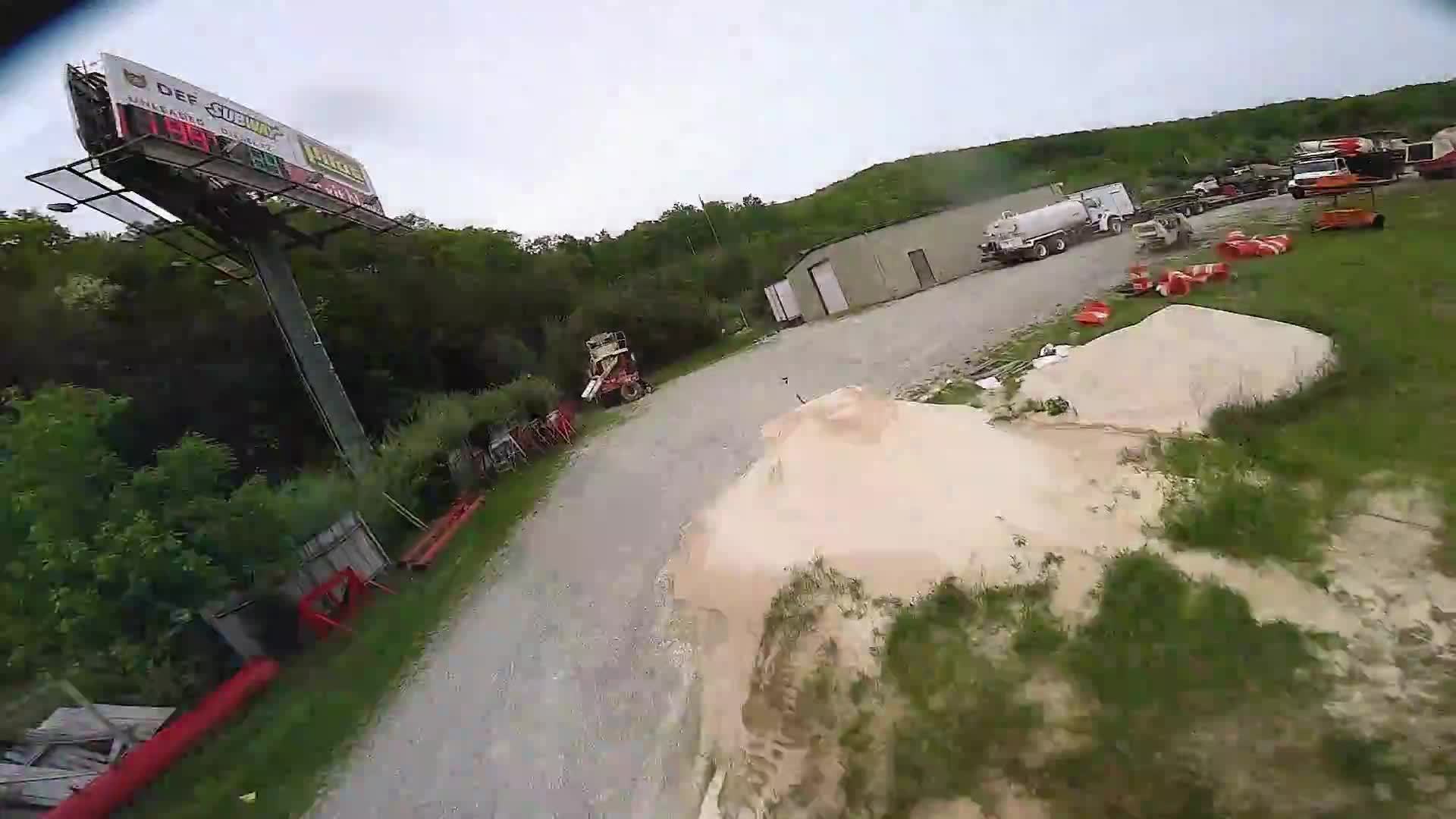 Dive gap through billboard | Scrolller