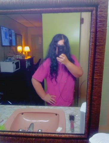 Mommy in baggy shirt before bed and feeling goofy | Scrolller