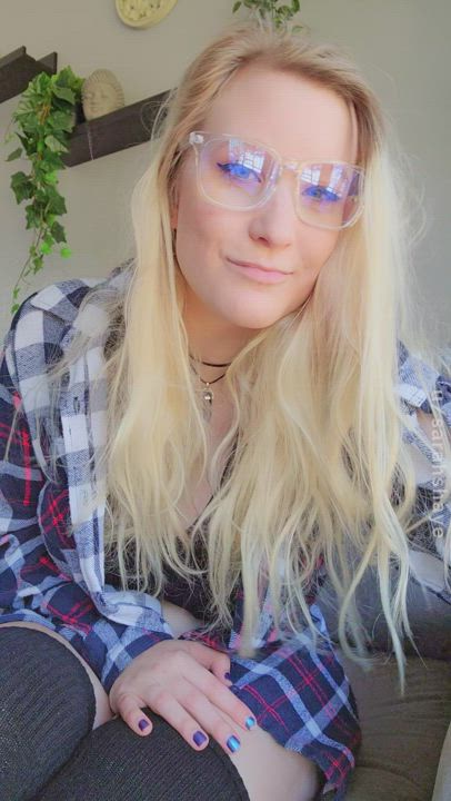 I present to you: My giant mommy milkers | Scrolller