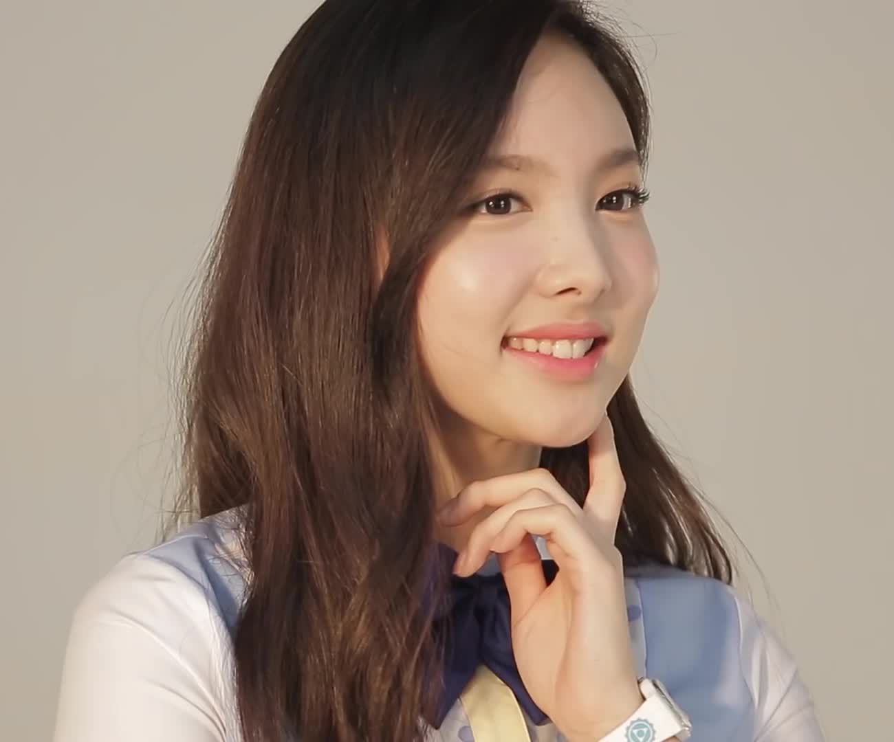 Nayeon | Scrolller