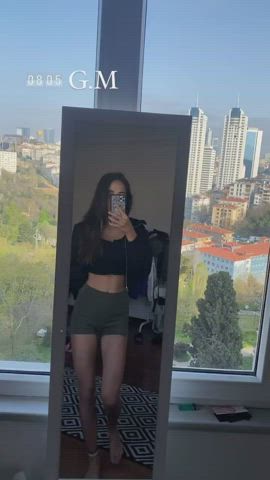 Merve Taskin | Scrolller