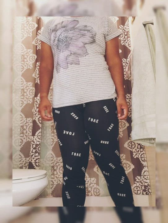 Stripped down in a snap 😊😝🍑 | Scrolller