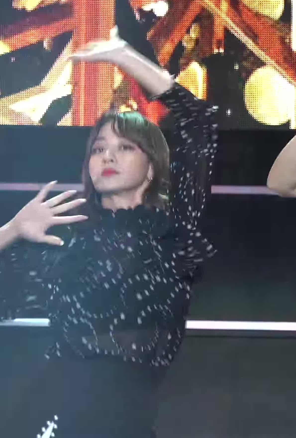 Bouncy Jihyo | Scrolller