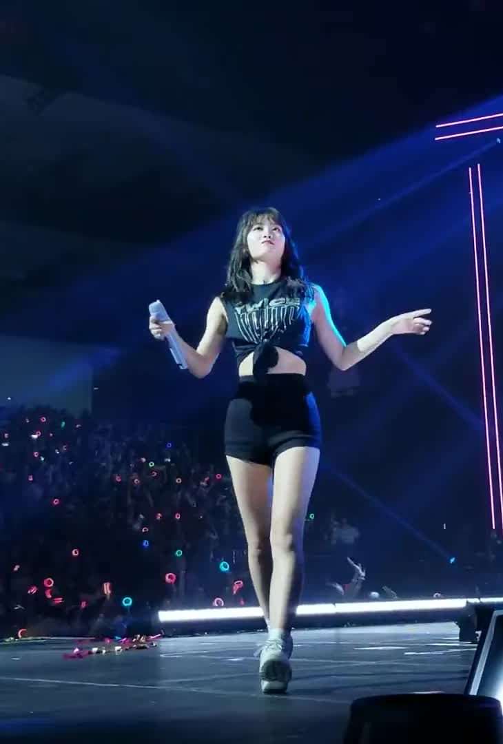 Momo, Nayeon, Chaeyoung | Scrolller