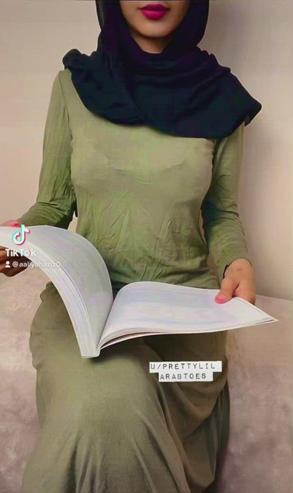 From studious to slutty! | Scrolller