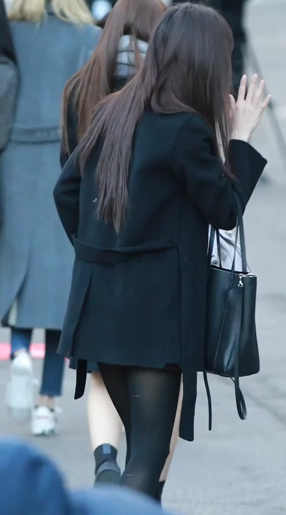 Gfriend Yujus Thigh Gap And Stockings Scrolller