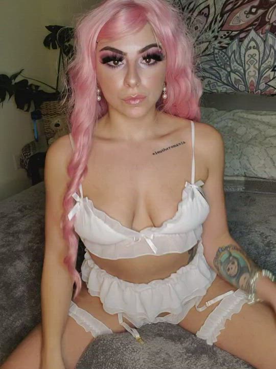 [OC] milf coming in hott 🔥 | Scrolller