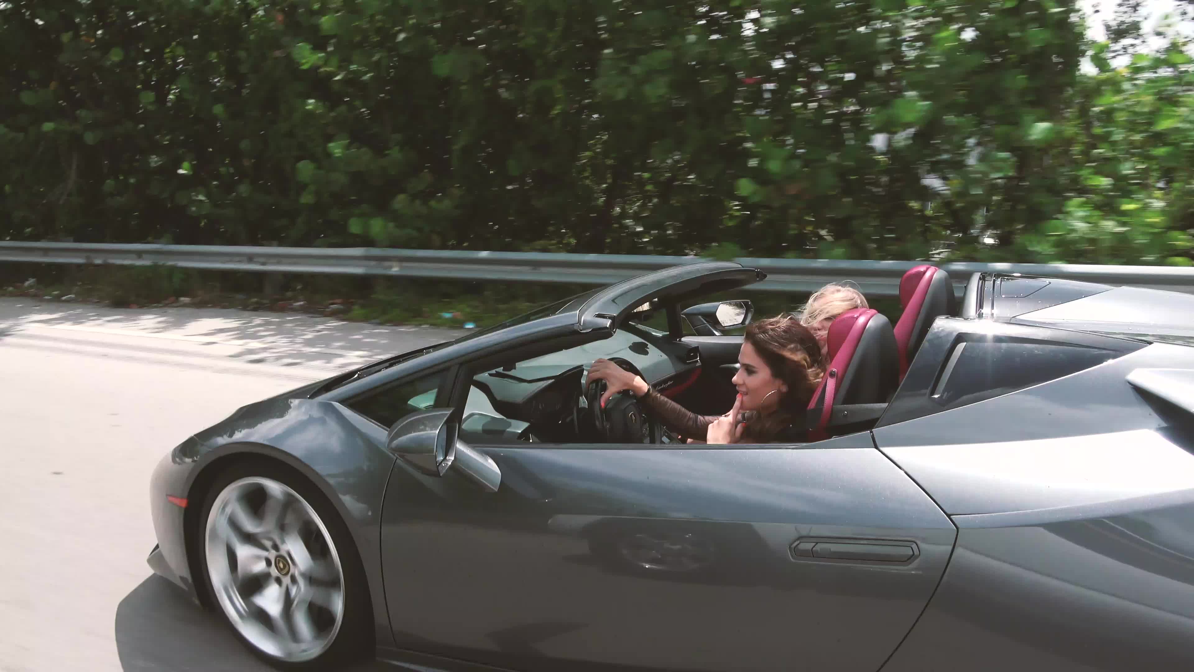 Lambo Lesbians Scrolller