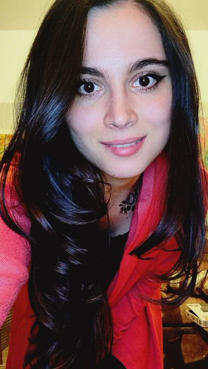 5"1, take me out and hold my hand 😌 | Scrolller