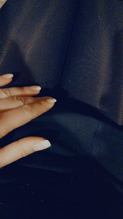 Quick peek under the dinner table 🙈 | Scrolller