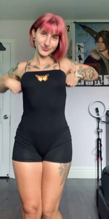 5’0 small frame with a jiggly butt | Scrolller