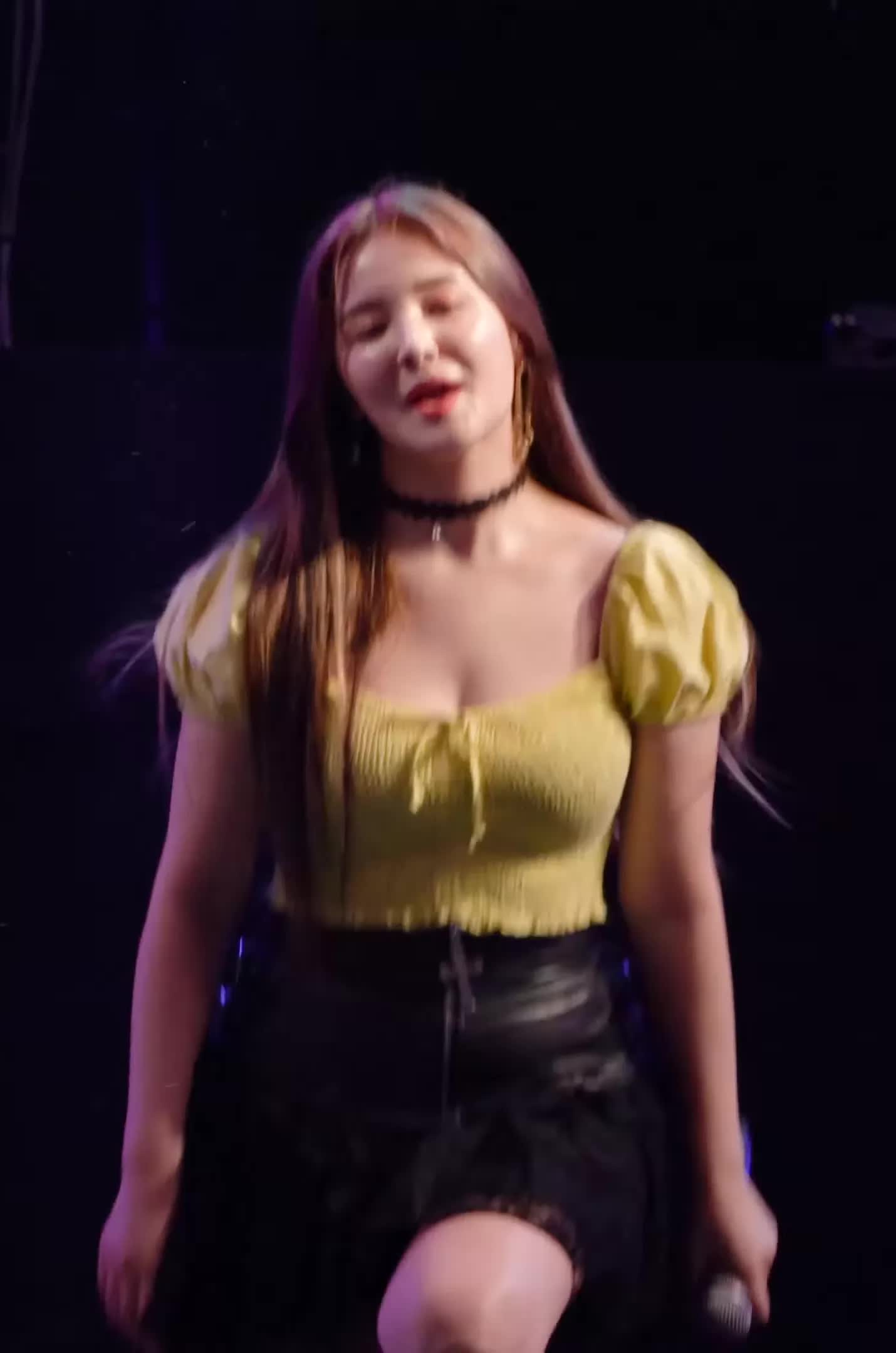 MOMOLAND Nancy | Scrolller