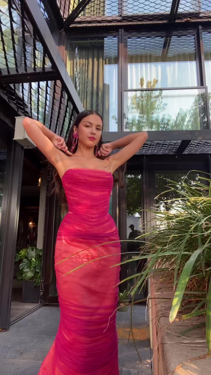 Curvy Dress Scrolller