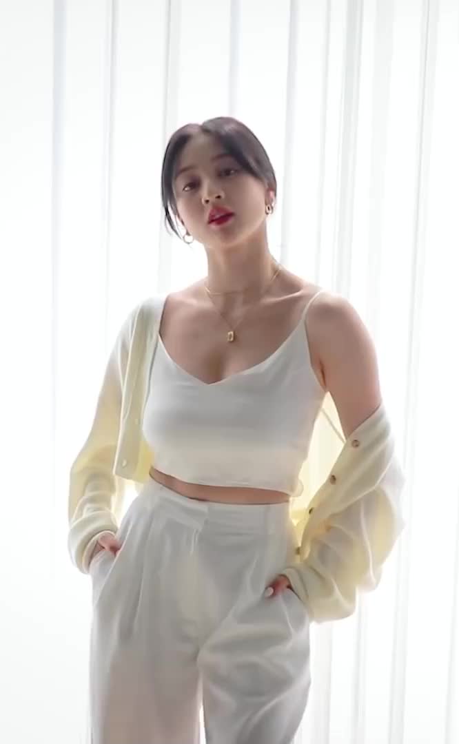 TWICE - Jihyo | Scrolller