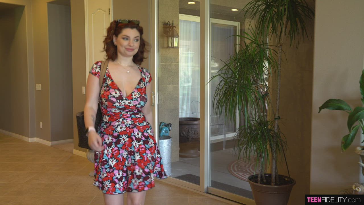 Annabel Redd | Scrolller