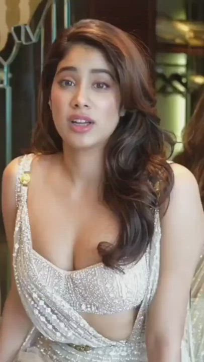 Woww .. Jhanvi looking hot AF 🔥 | Scrolller