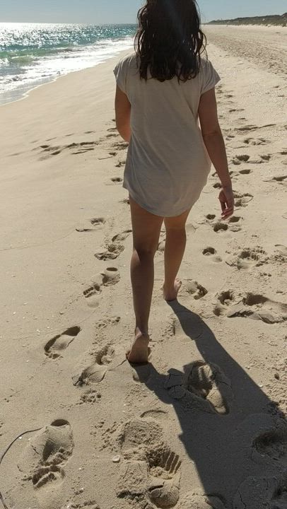 Naughty dance on the shore | Scrolller