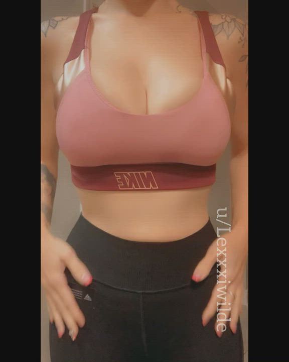 Milf tits [Drop + OC] | Scrolller