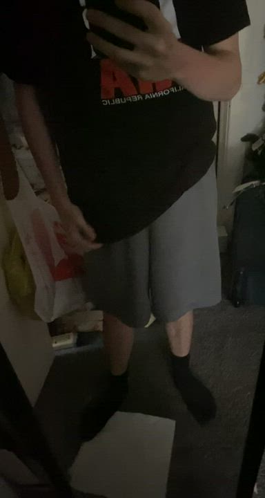 Swinging around | Scrolller