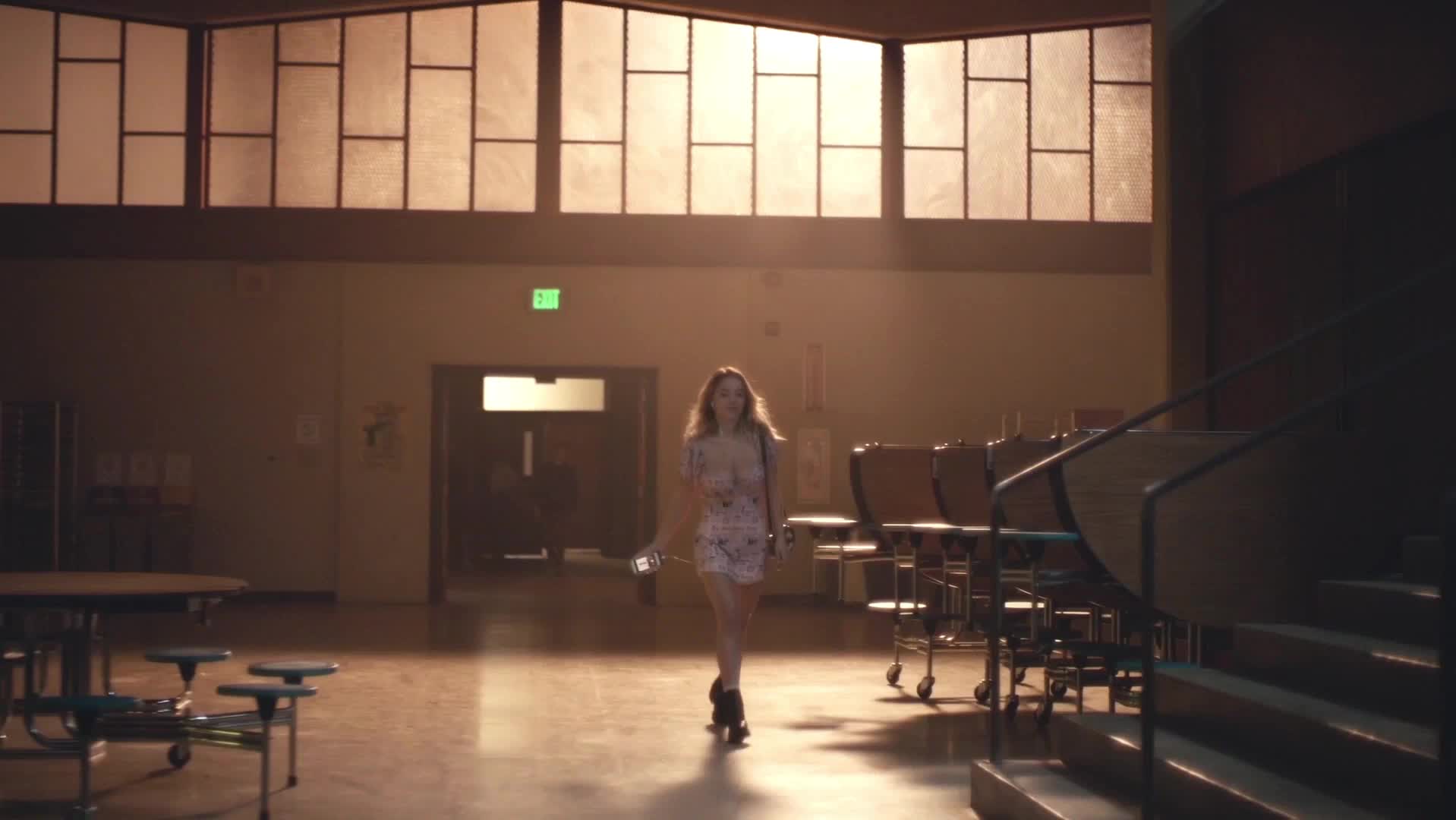 Sydney Sweeney bouncing | Scrolller