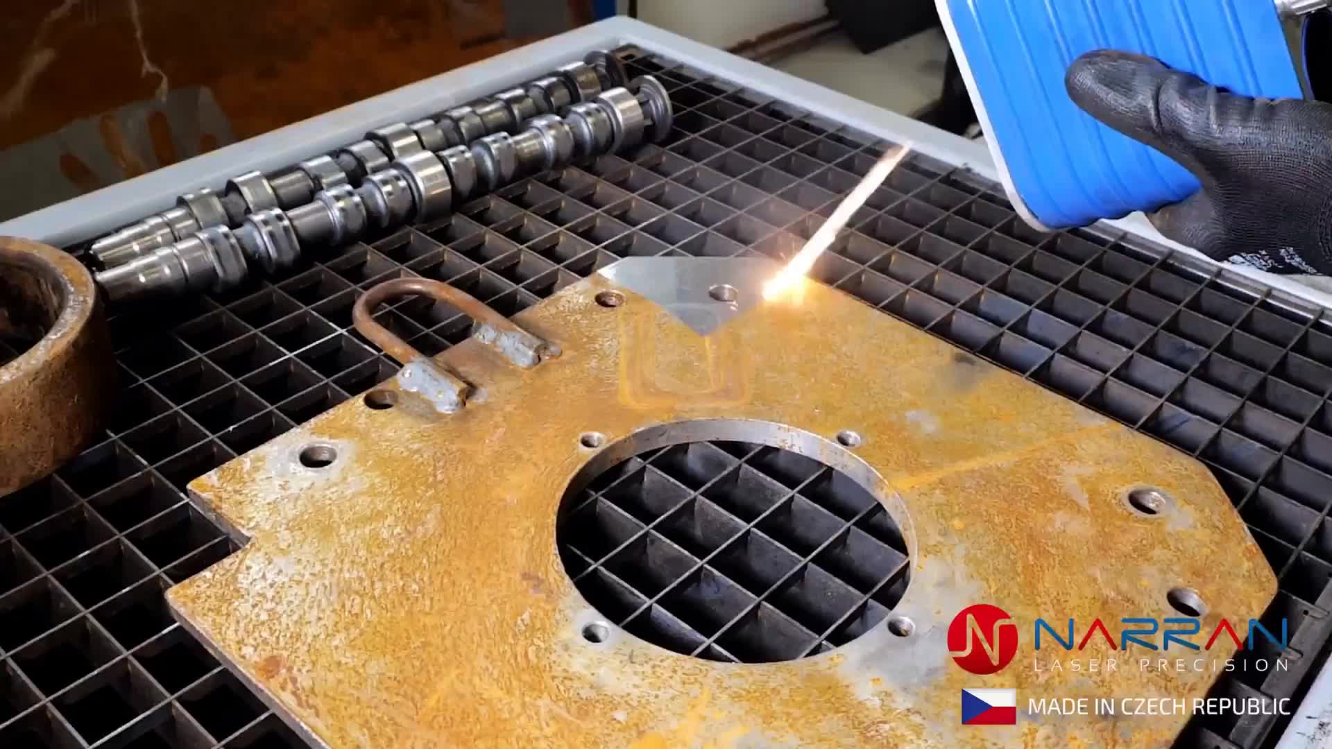 Most powerful 2000W handheld cleaning laser (Narran Laser Precision) | Scrolller