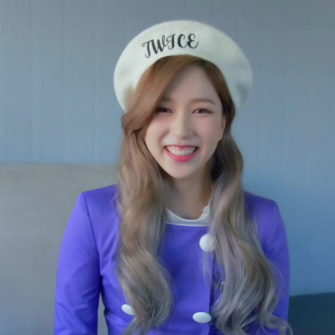 210224 - Mina gummy smile | Scrolller