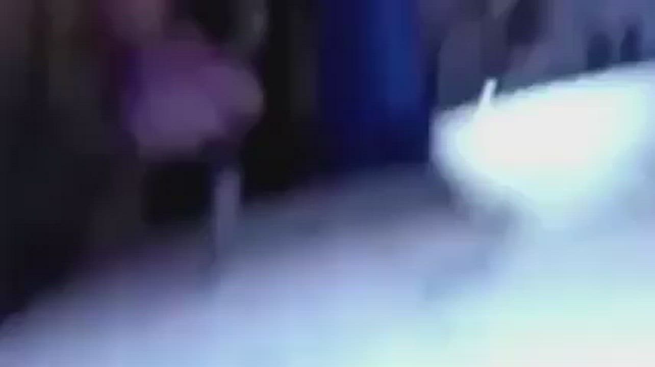 She Forces Him To Cum In The Sink Scrolller 0000