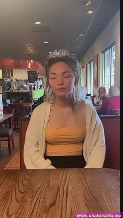 Young Flashers Are The Best, Right? | Scrolller