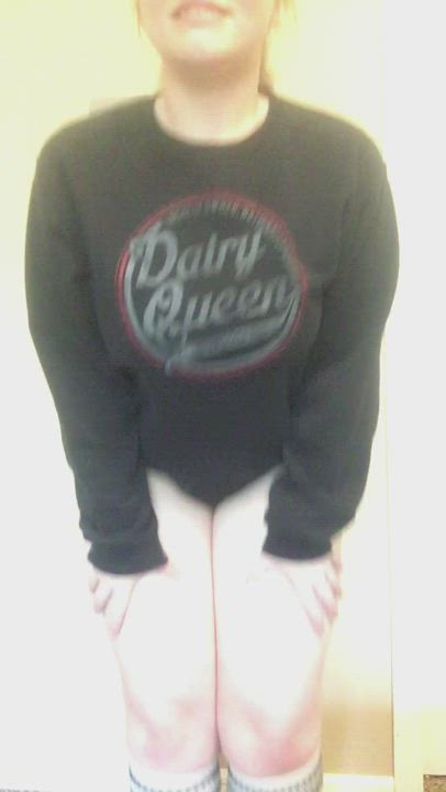 What can I say? I just love to drop and bounce them for you 😘 | Scrolller