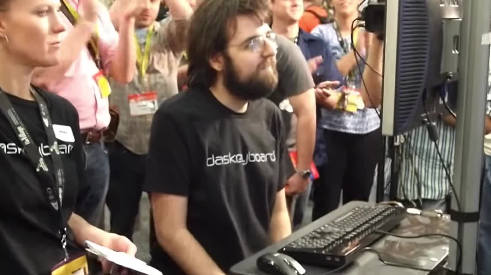 Handshake Fail | Scrolller