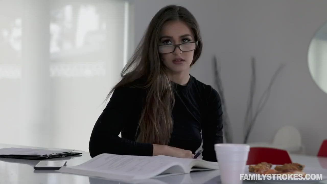 Sofie Reyez Easing An Erection | Scrolller