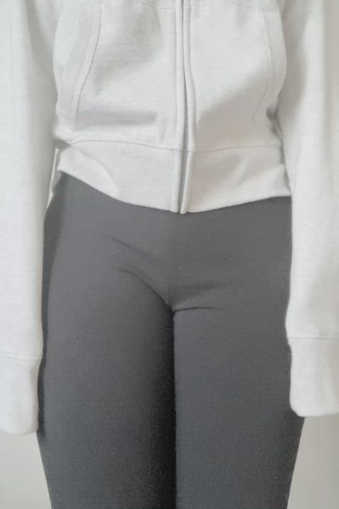 Very comfy 🥵 | Scrolller