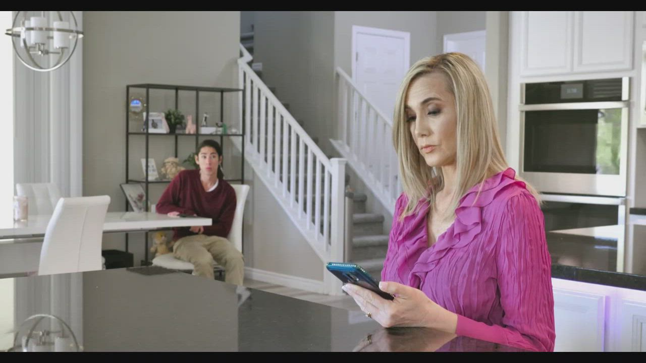 Lily James learns that her husband knocked-up his secretary | Scrolller