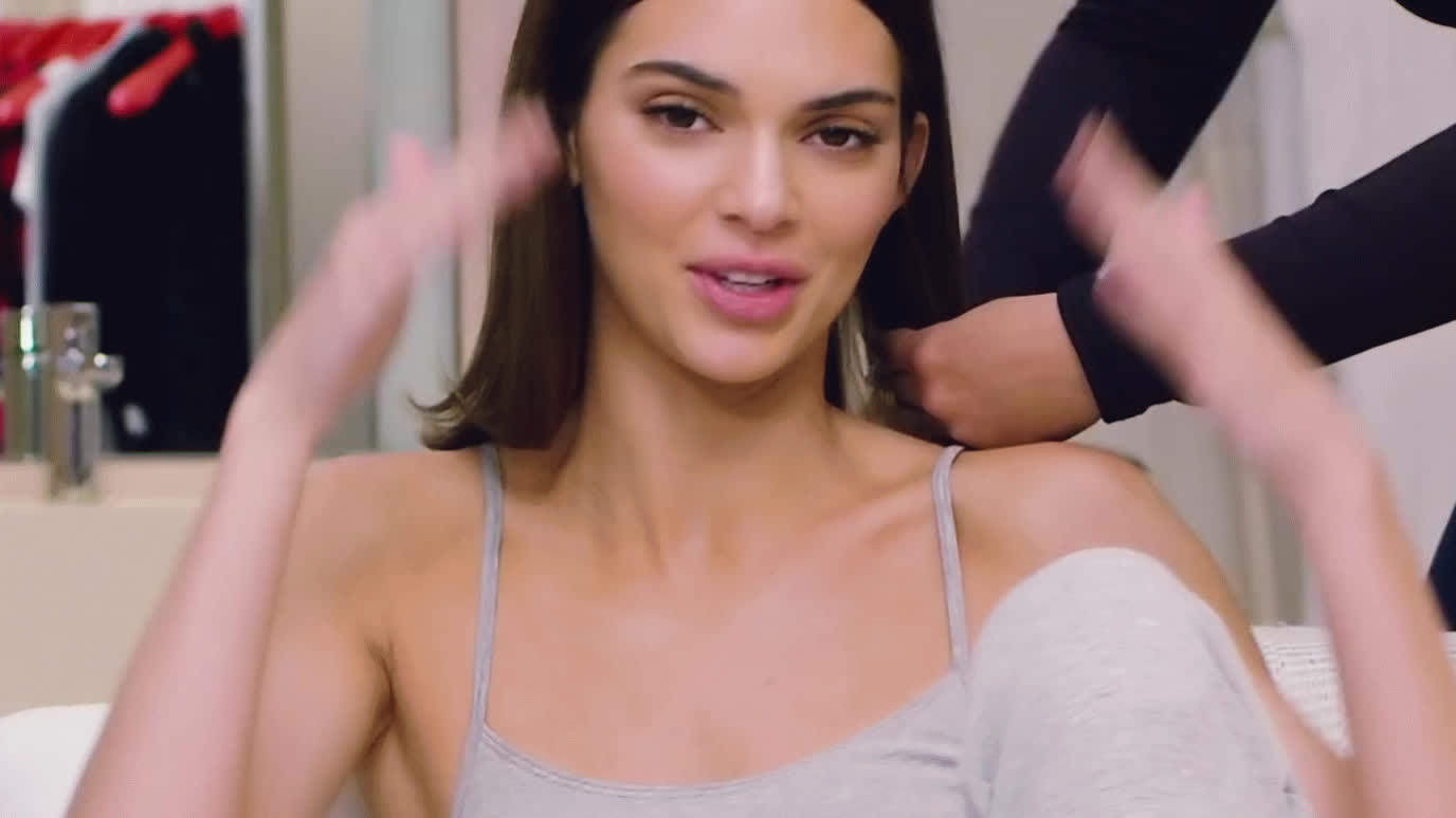 Kendall Jenner | Scrolller